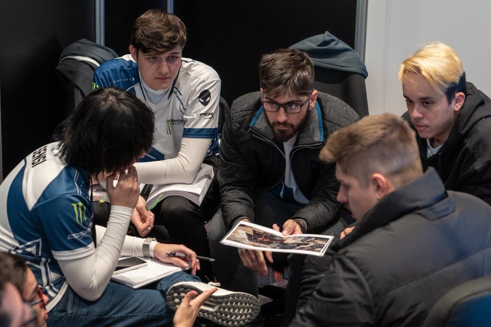 Rainbow Six Liquid Perde Para Team Empire E Sai Do Six Invitational
