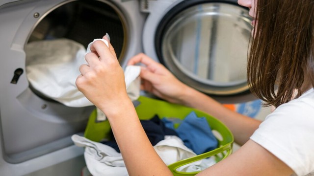 Como lavar roupa na máquina? Veja tudo o que você precisa saber