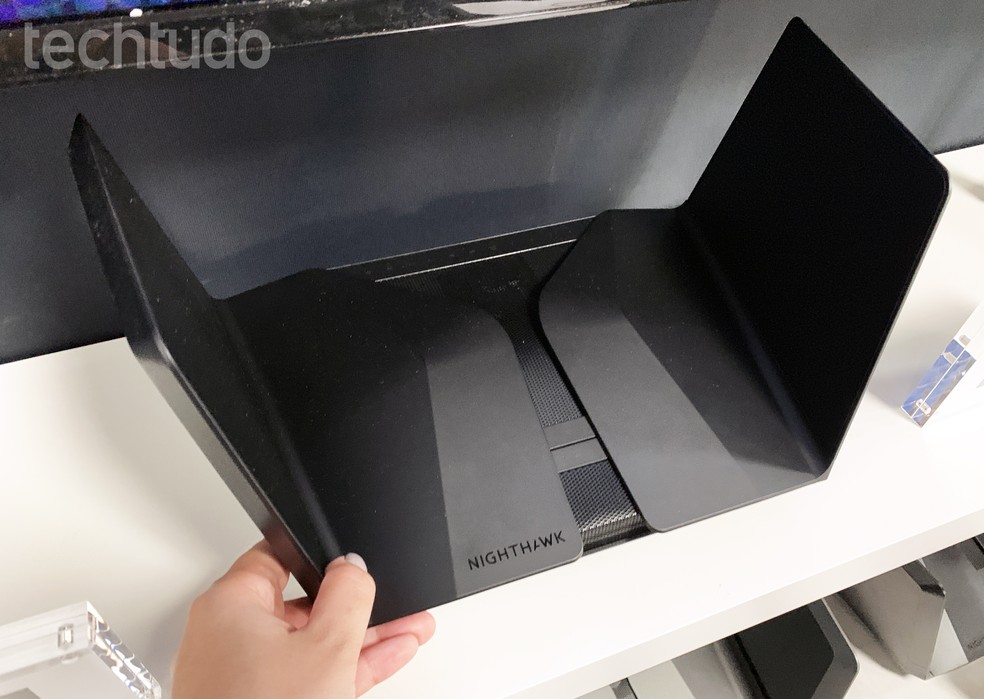 Netgear lança Nighthawk AX12, AX4 e AX8, novos roteadores com Wi-Fi 6