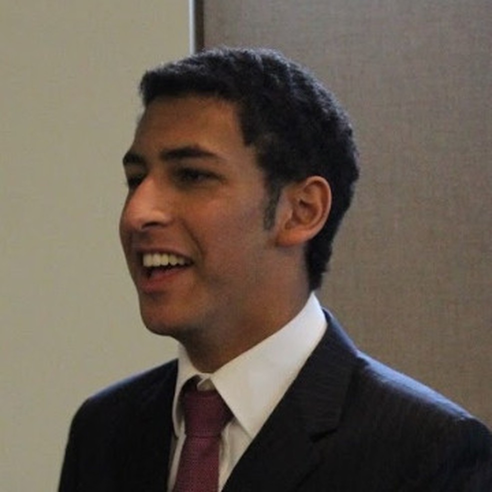 Esposa de Nissim Ourfali recria meme 12 anos depois em casamento