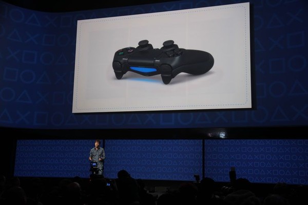 DualShock 4, controle do PS4, é revelado no evento da Sony em NY
