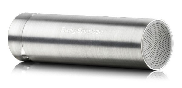 Caixas de som da Sony Ericsson servem como suporte para smartphone
