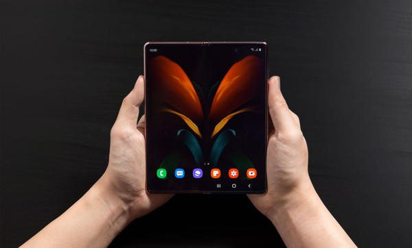 Celular com tela grande: veja 7 modelos 'gigantes' para comprar