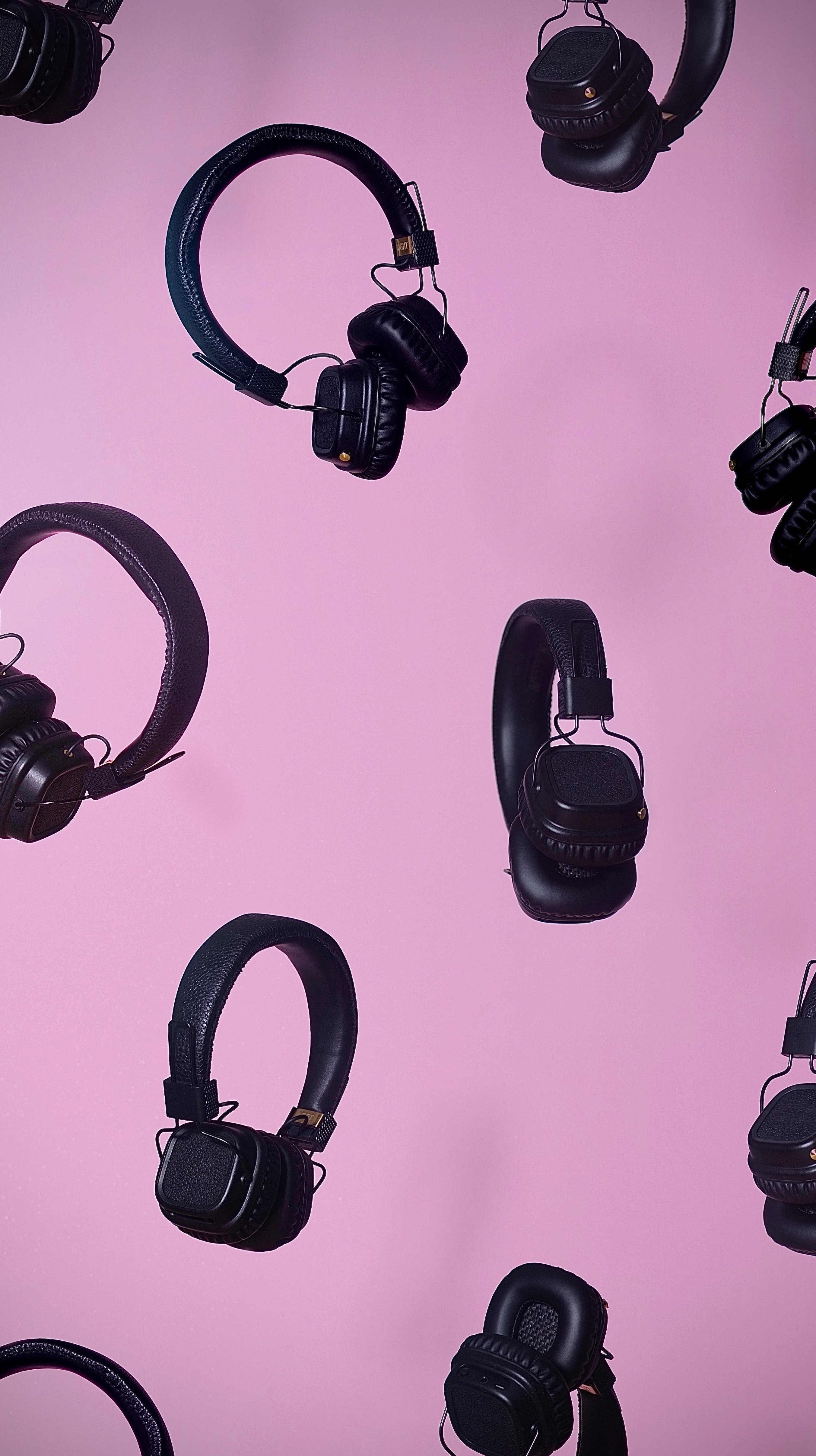 Prós e contras: veja razões para comprar um fone de ouvido com fio — ou não