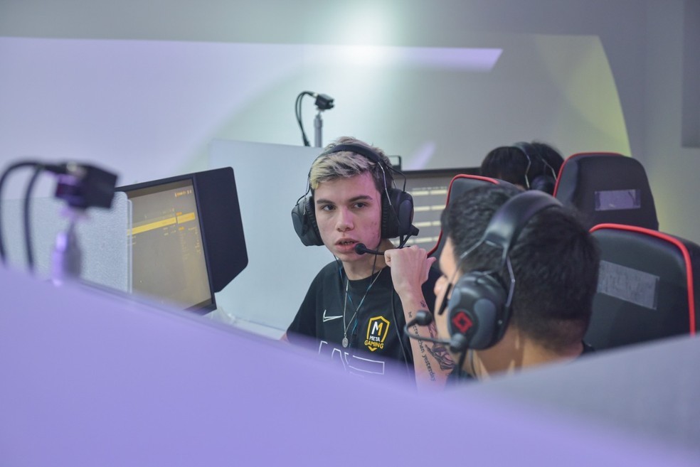 Conheça Sparkingg, brasileiro que é um dos melhores do mundo no PUBG