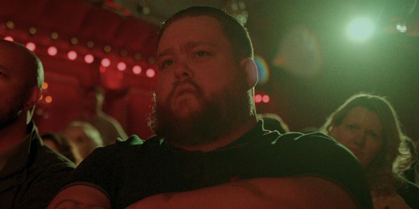 Bebê Rena: conheça elenco e personagens da série perturbadora da Netflix