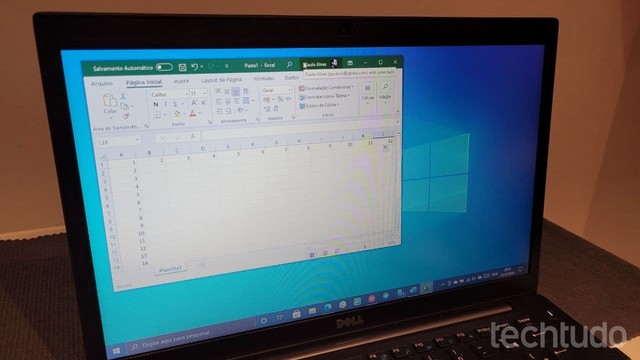 Como somar no Excel (horas, porcentagem, linhas, colunas e mais)