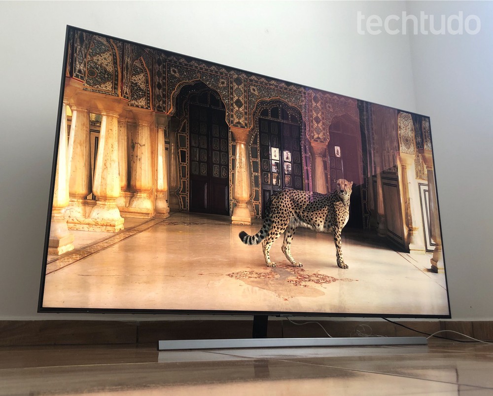 Review Samsung QLED Q80R: TV que 'some na parede' tem preço alto no Brasil