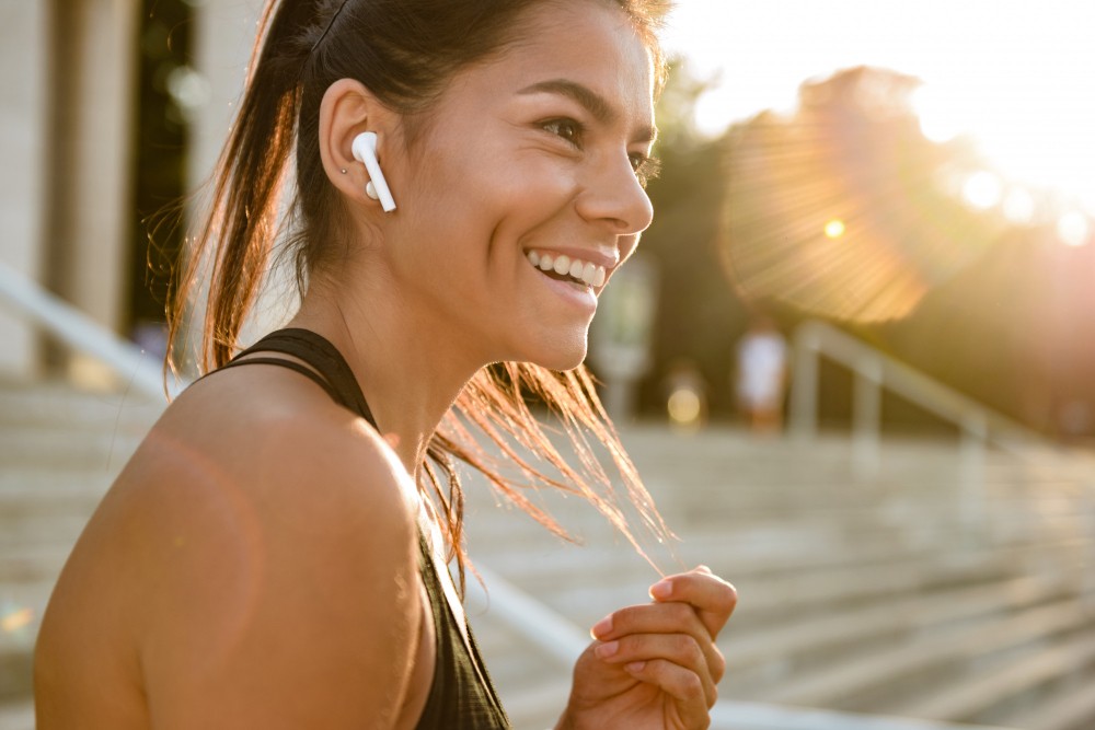 6 fones sem fio resistentes à água para fazer atividades físicas