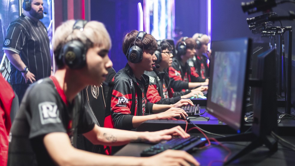 MSI 2019: Invictus continua na liderança e Phong Vũ vence primeira partida