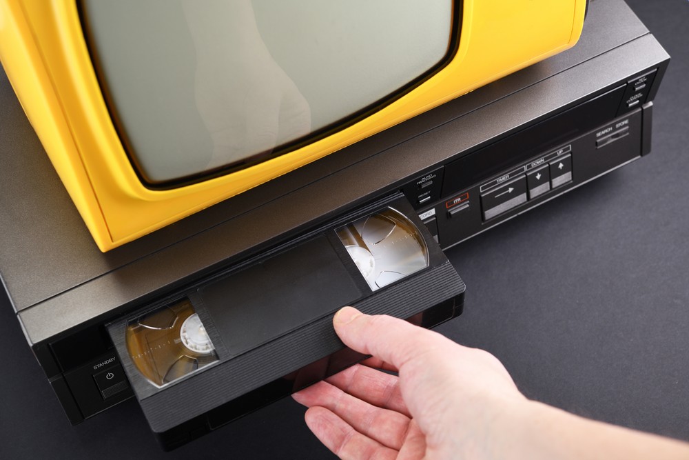 Fitas VHS de filmes clássicos são vendidas por R$ 600 mil; entenda