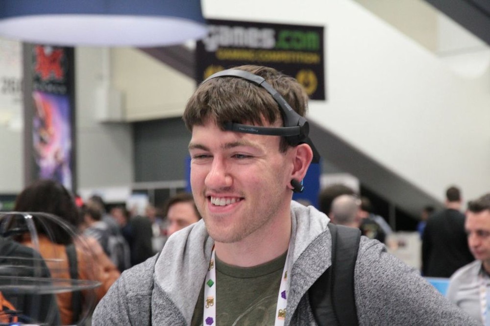 Puzzlebox Orbit permite controlar um helicóptero com a mente