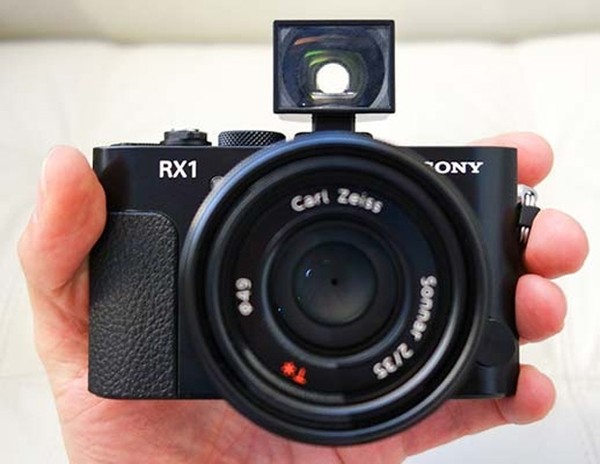 Sony confirma rumores e lança a compacta RX1 com sensor full-frame