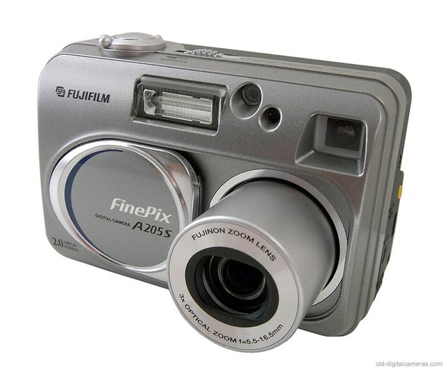 Relembre as câmeras digitais que fizeram sucesso no início dos anos 2000