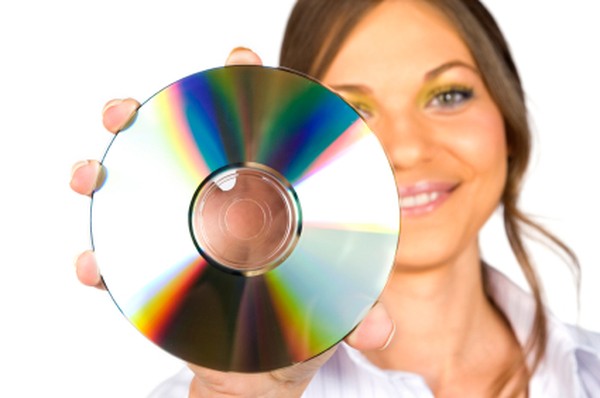 Quais são os sinais de degradação de um disco DVD e como conservar?