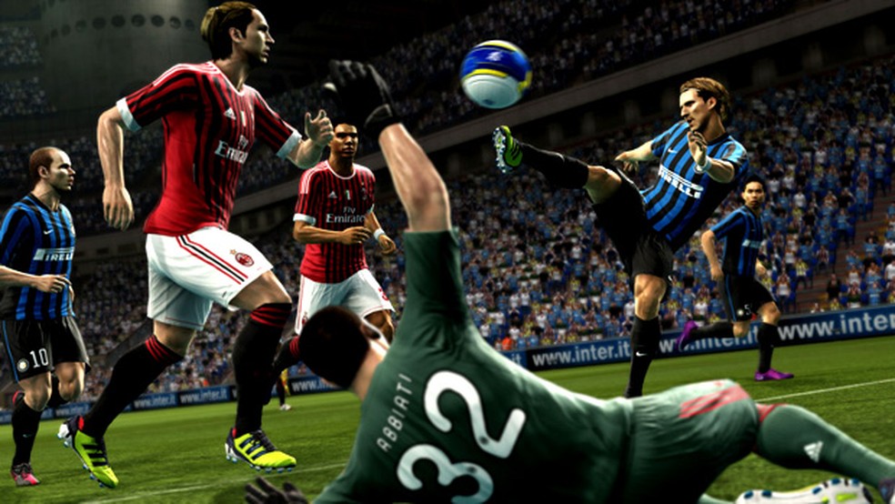 Novas imagens de PES 2013 são liberadas pela Konami