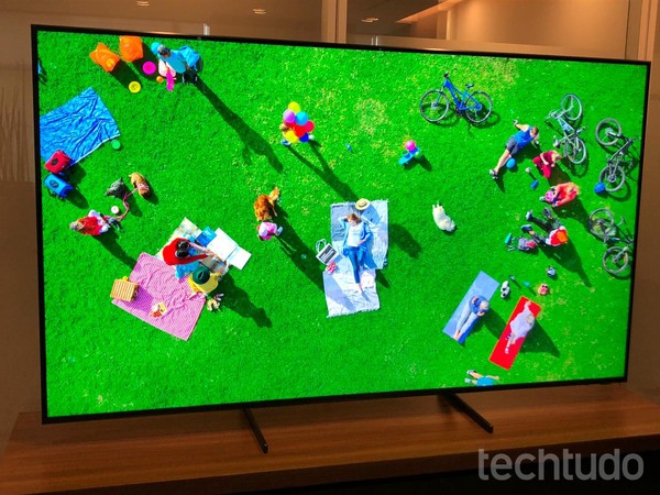 Samsung lança sua primeira smart TV QLED 8K no Brasil; veja preço e teste