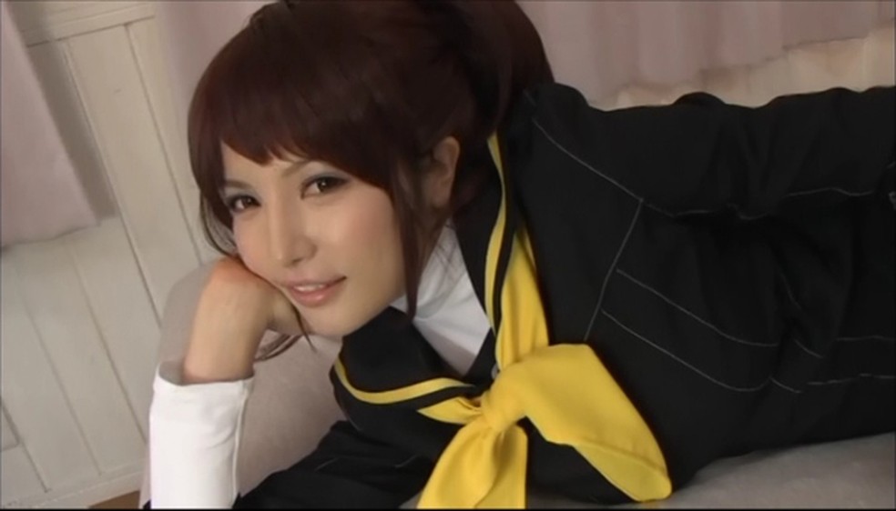 Confira fotos seguras da paródia erótica de Persona 4