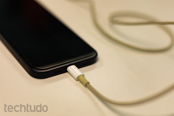 iPhone não carrega, mas indica que está carregando: o que fazer?