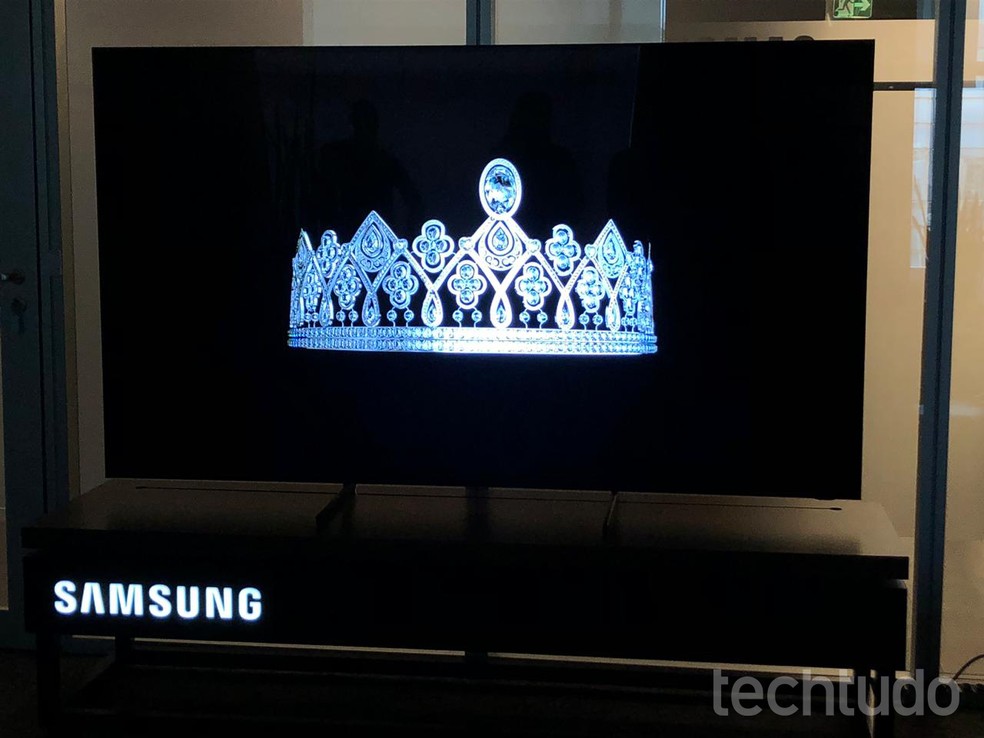 Samsung lança sua primeira smart TV QLED 8K no Brasil; veja preço e teste