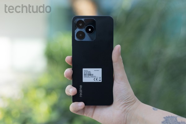 Celular com tela grande: veja 7 modelos 'gigantes' para comprar