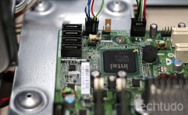 Monitor piscando? Veja como resolver problema da tela do PC