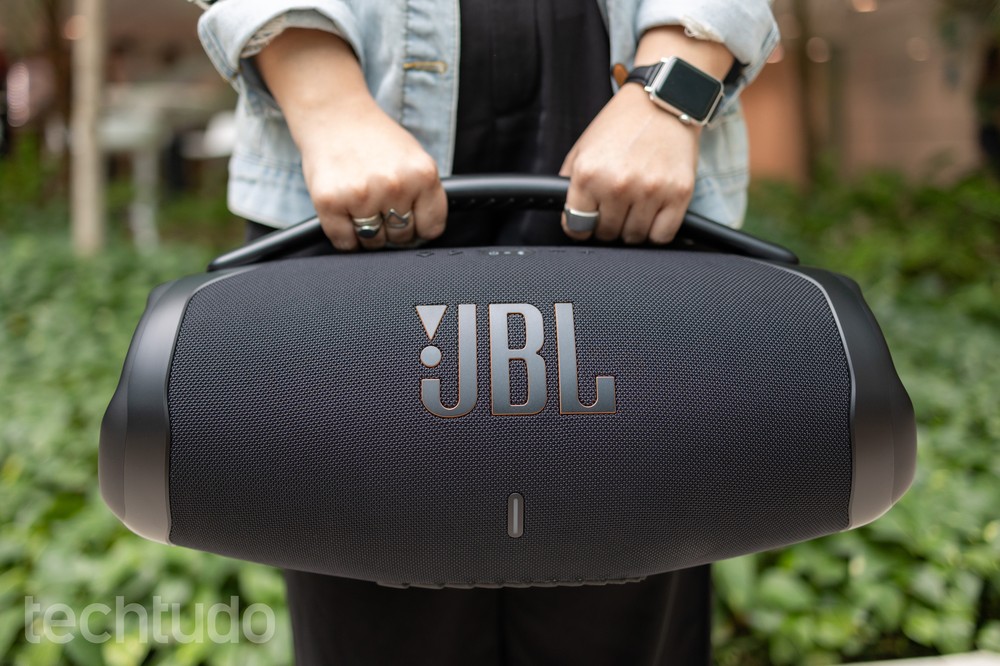 Caixa de som JBL grande: 6 modelos para usar em festas
