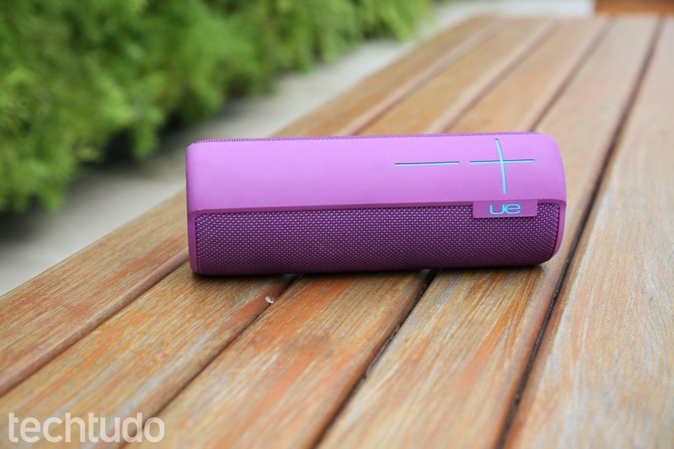 JBL Charge 3 ou UE Megaboom: veja qual caixa de som Bluetooth vale comprar