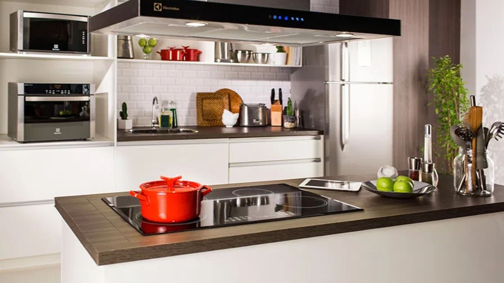 Coifa para cozinha: veja o que é, como instalar e modelos à venda