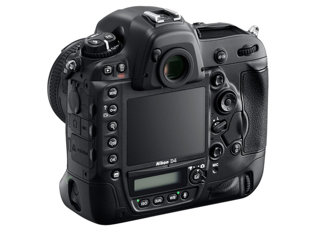 Nikon anuncia D4