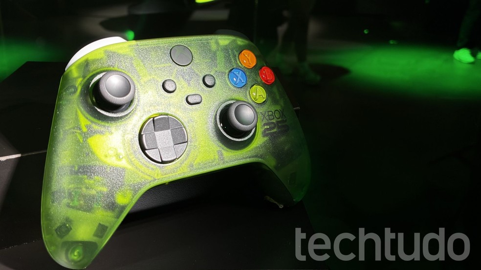Xbox Series X ganha versão transparente em comemoração aos 25 anos
