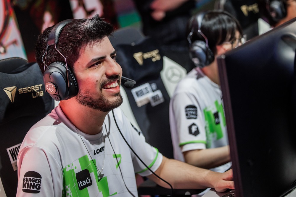 Mundial de LOL 2022: LOUD vence e acaba com a invencibilidade da Fnatic