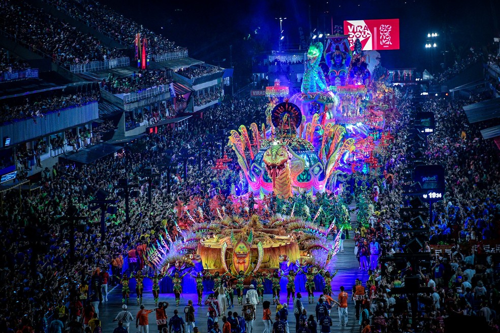Carnaval 2025 ao vivo: onde assistir ao desfile das escolas de samba do Rio