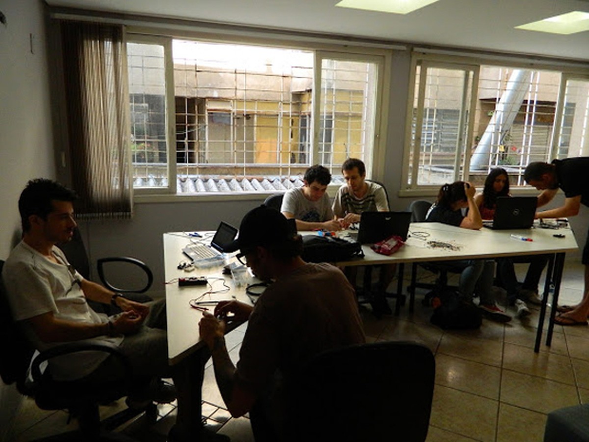 Fisl14: Saiba o que é e como funciona um hackerspace