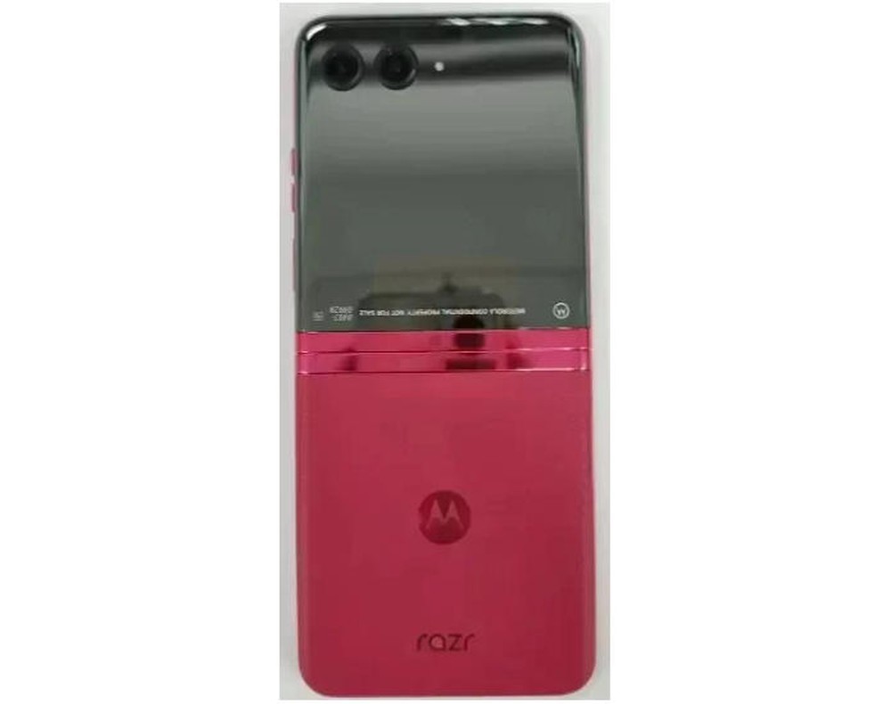 Lembra dele? Motorola pode repetir estratégia do V3 rosa no novo Razr