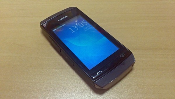 Review Nokia Asha 305