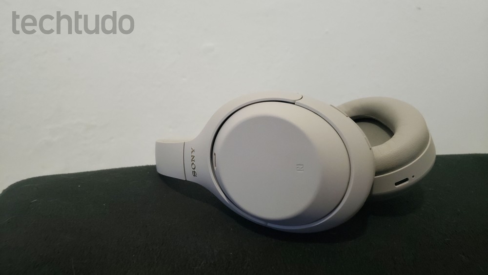 Sony WH-1000XM4 tem design confortável e som poderoso; veja impressões