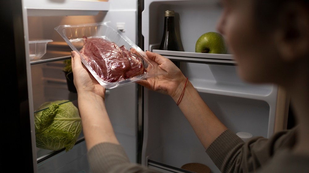 Frigobar pequeno: 5 modelos para colocar no quarto ou em qualquer lugar