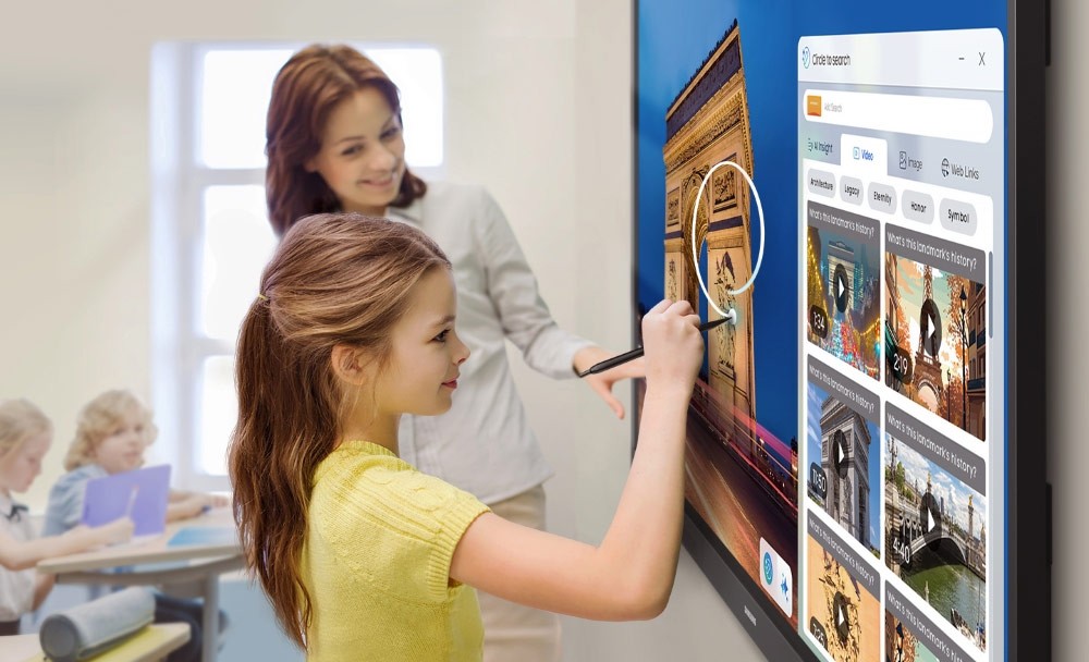 Samsung anuncia tela interativa com IA para salas de aula; conheça