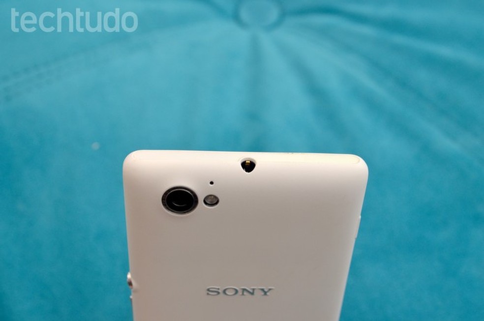 Review Xperia M