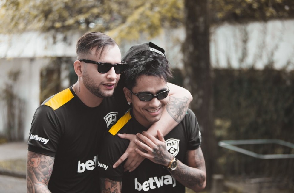 CS:GO: kNgV- vai para o banco da MIBR e revela projeto com LUCAS1 e HEN1