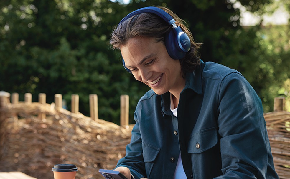 JBL Live 770NC vale a pena? Veja preço e ficha técnica do fone de ouvido
