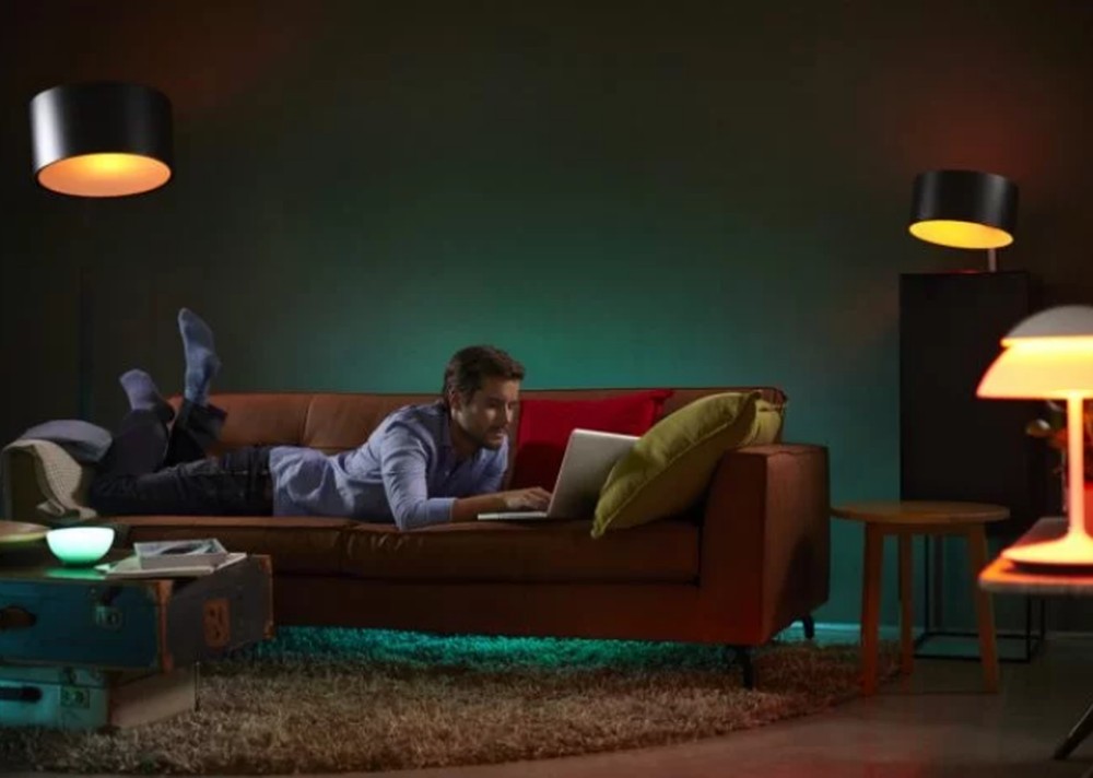 Lâmpada inteligente Philips Hue ganha novas versões no Brasil; veja preços