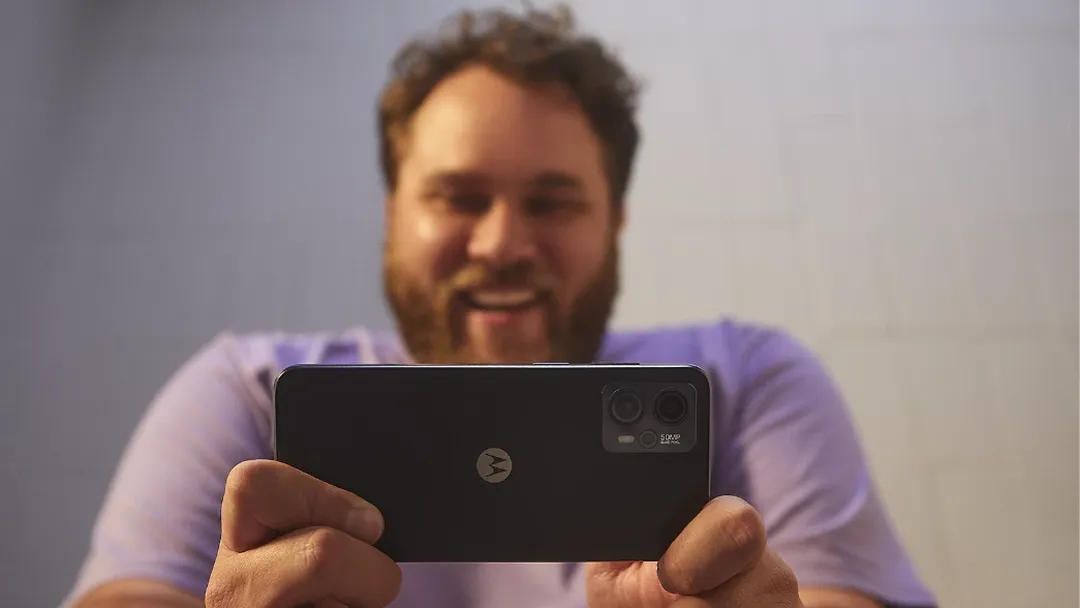 Motorola Razr: função secreta ativa visual do icônico Moto V3