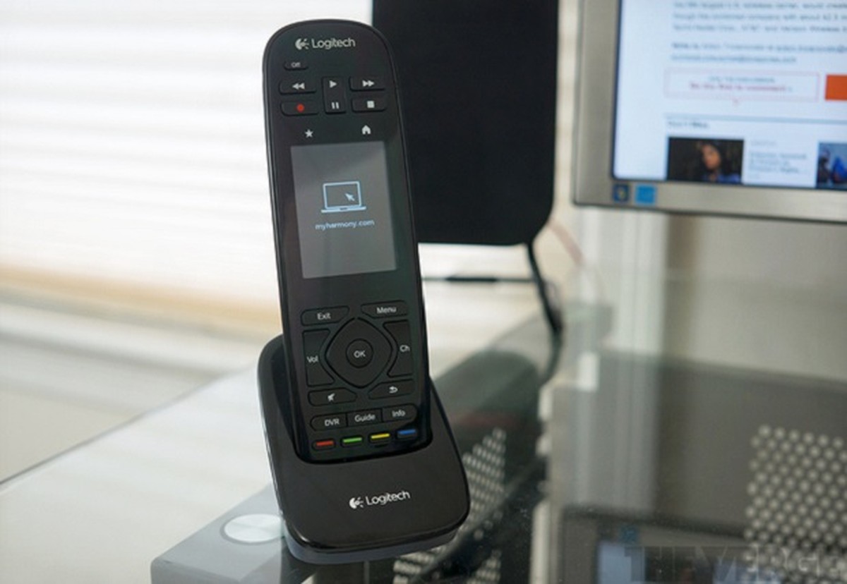 Logitech lança controle remoto touchscreen com preço de TV