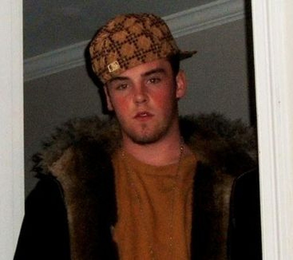 Meme famoso nos EUA, Scumbag Steve lança carreira como rapper