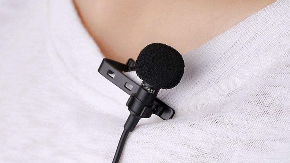 Microfone de lapela: 7 modelos para gravar vídeos e entrevistas
