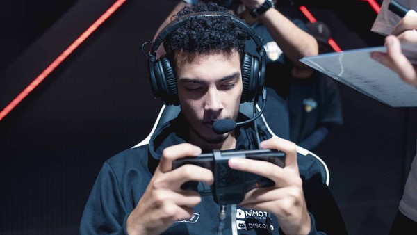 C O P A Free Fire Vivo Keyd Vence Três E Assume Liderança Da Tabela
