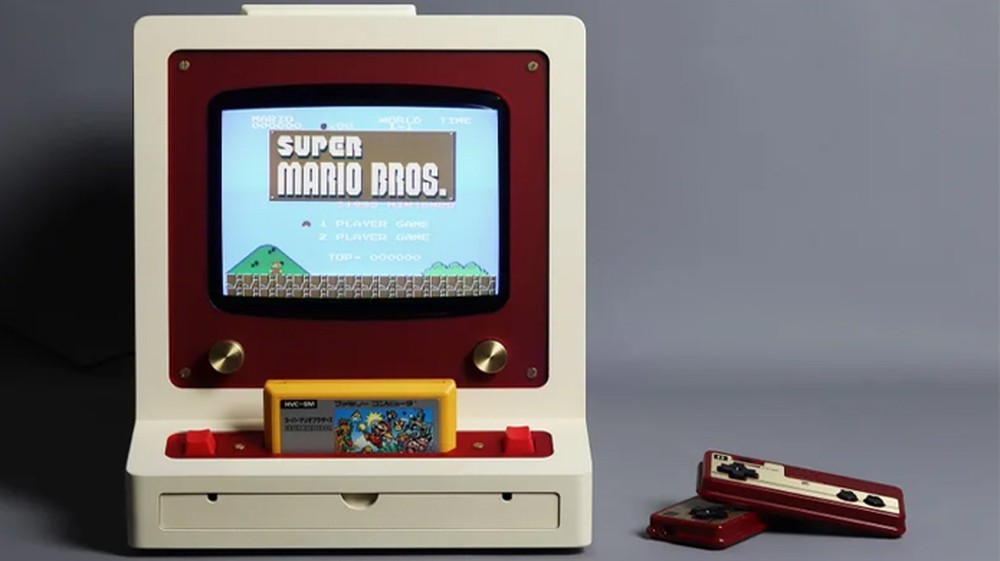 FC-PVM: Artista transforma Nintendinho em PC Gamer Retrô