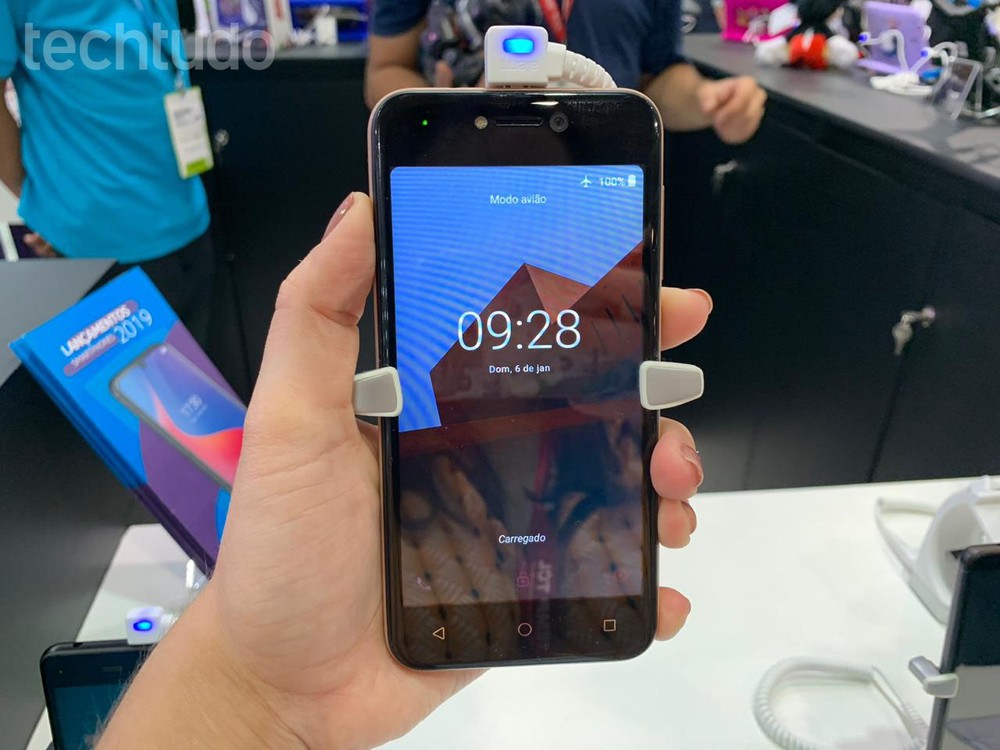 Multilaser anuncia nova linha de smartphones; veja os preços